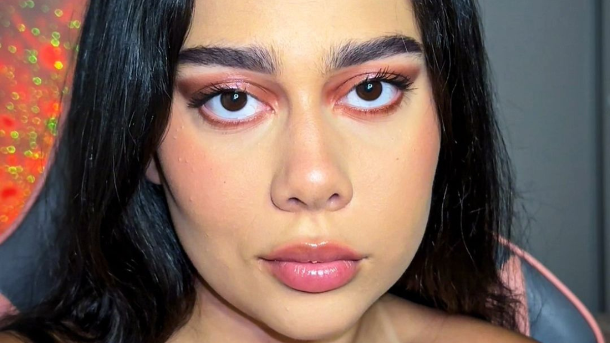 Quem é Julia Alvarenga, a influencer sem papas na língua - Viralizou.net